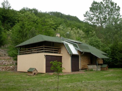 Prodajem planinsku kuću u Sisevcu, kod Ćuprije