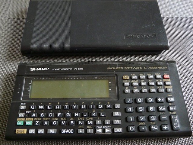 SHARP Pocket Computer PC-E220 - retro