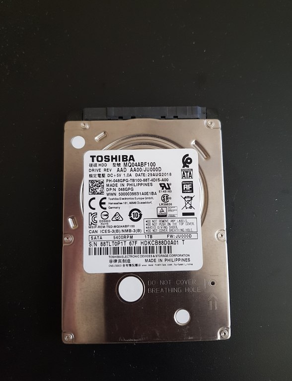 TOSHIBA 1 terabajt hard disk za laptop