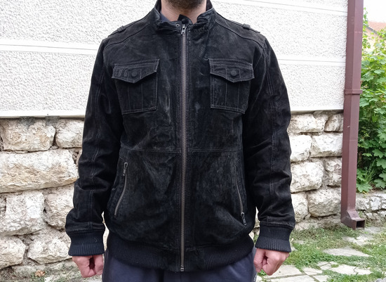 Crna mekana jakna