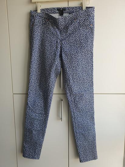 H&M pantalone na tufnice