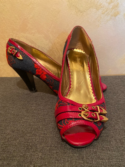 Teksas cipele sa crvenim i zlatnim detaljima