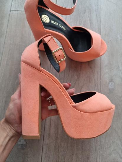 River Island platforme