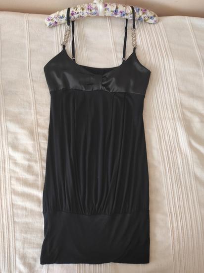 Crna haljina univerzalna