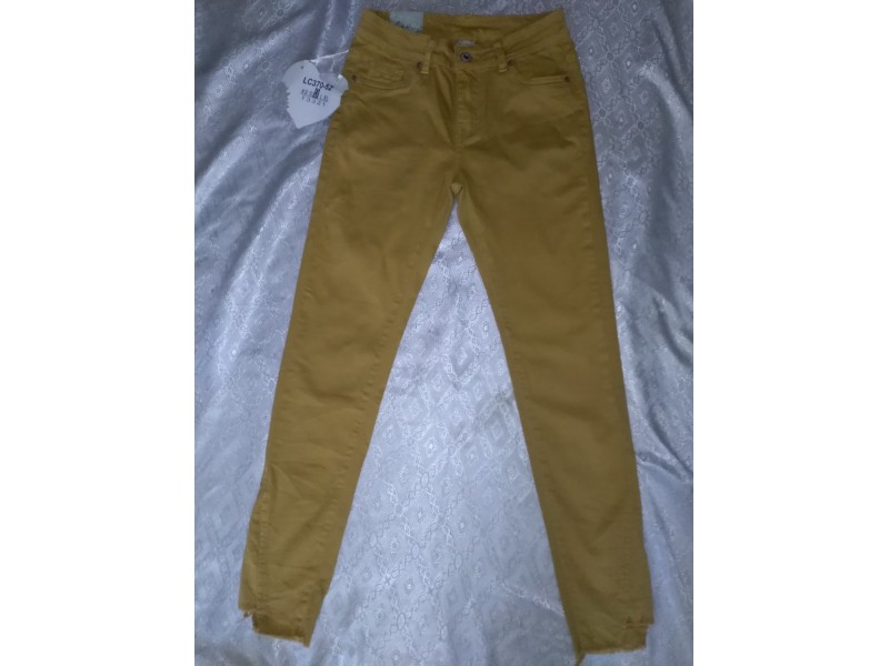 DROMEDAR NOVE PANTALONE 10-12god