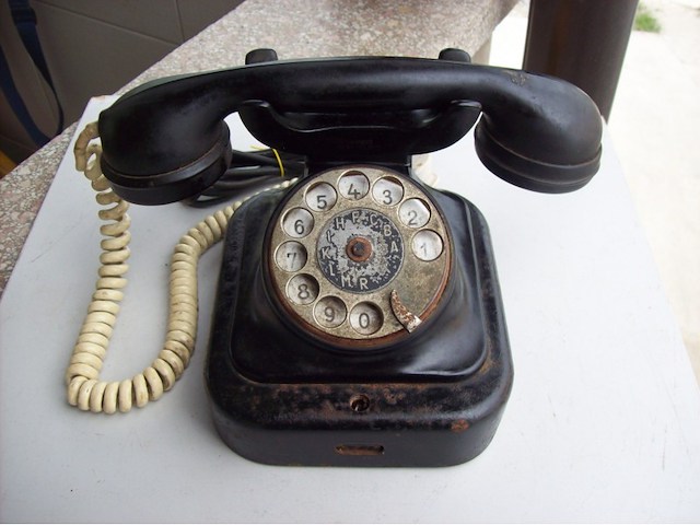 Stari bakelitni telefon SIEMENS OLAP-MILANO