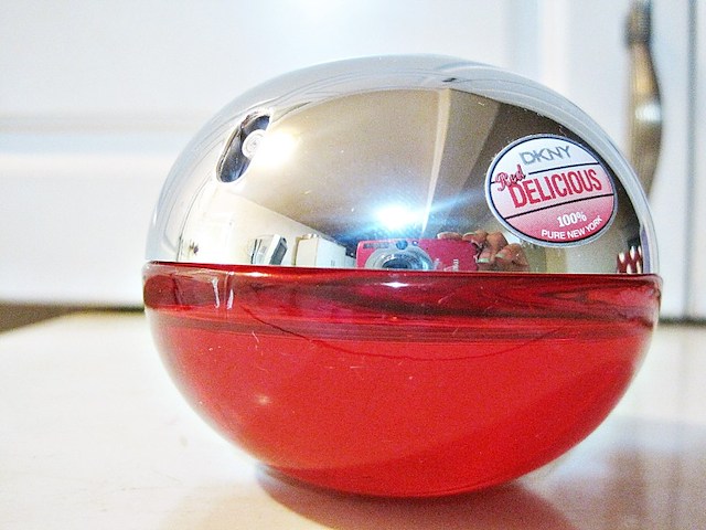 DKNY  Delicious Red