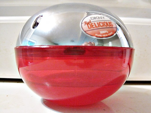 DKNY  Delicious Red