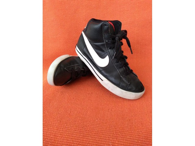 NIKE kozne patike br 38