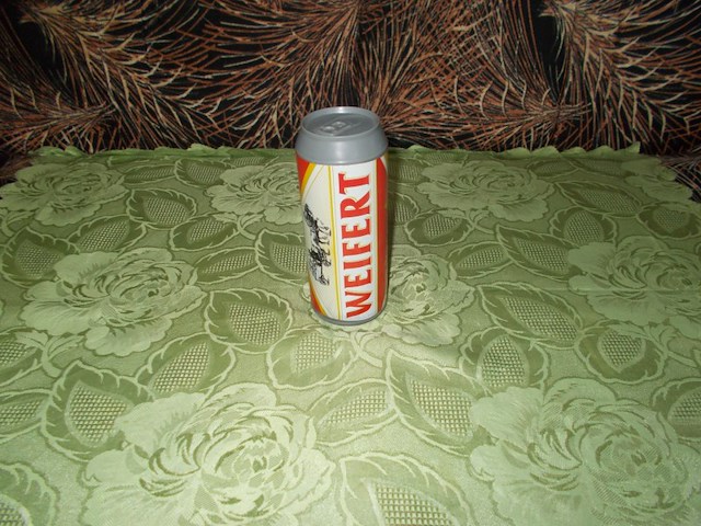 Weifert pivo - stalak za podmetace u obliku limenke