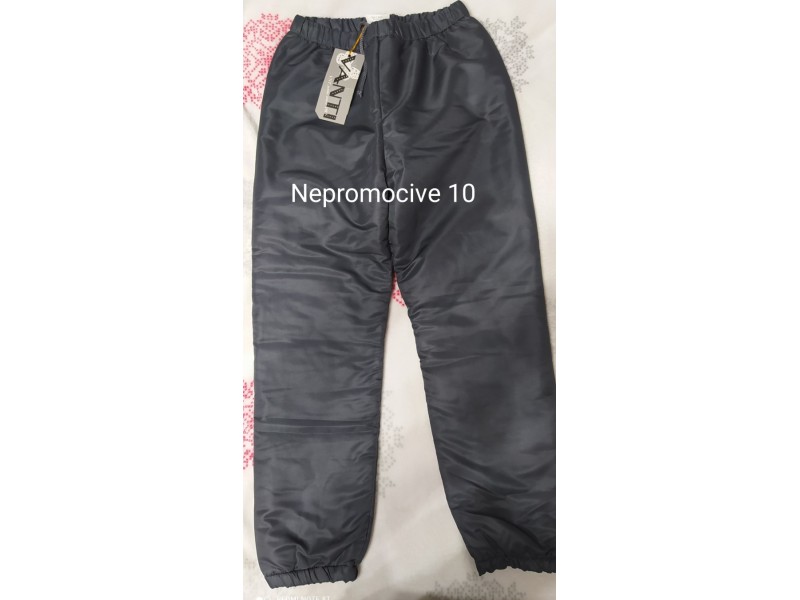 Suskave outdoor pantalone vel. 10 nove sa etiketom