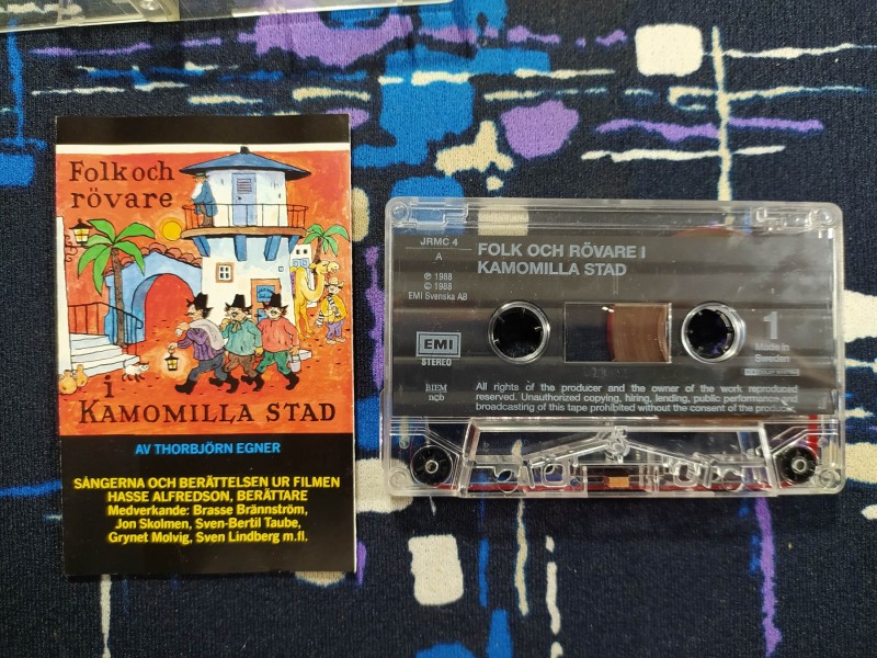 Folk Och Rovere - Kamomilla Stad