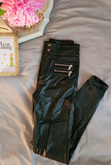 Stradivarius pushup skaj pantalone