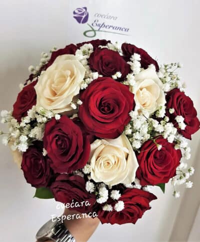 Bidermajer – Ruža bež i crvena, gipsofila, dekoracija