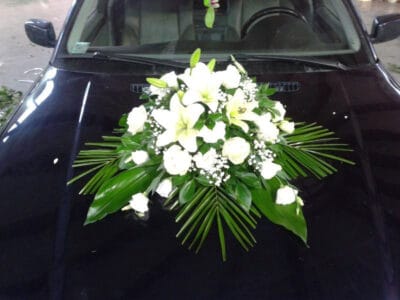Dekoracija automobila: ljiljan, lizijantus, ruža, gipsofila, zelenilo – 39