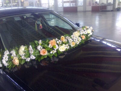 Dekoracija automobila: ruža, margareta, kerimt, zelenilo – 16
