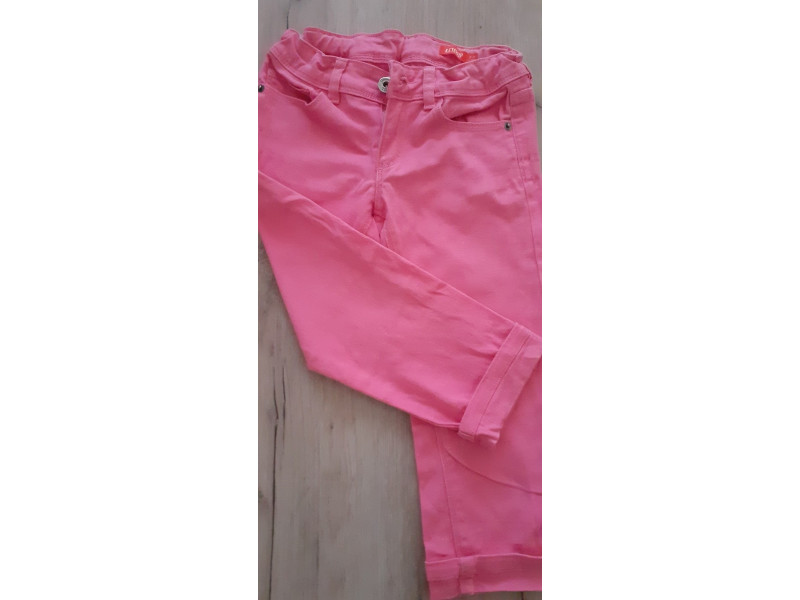 X 16. 3/4 letnje pantalone vel 8