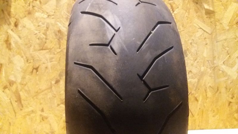 240/45-18 PIRELLI ROSSO 2