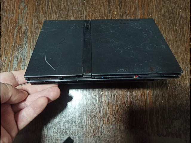 playstation 2 ispravna ko sa slika i u opisu predmeta