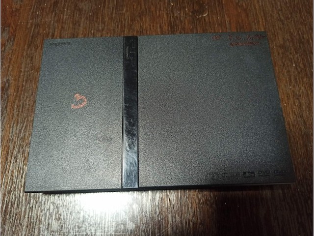 playstation 2 ispravna ko sa slika i u opisu predmeta