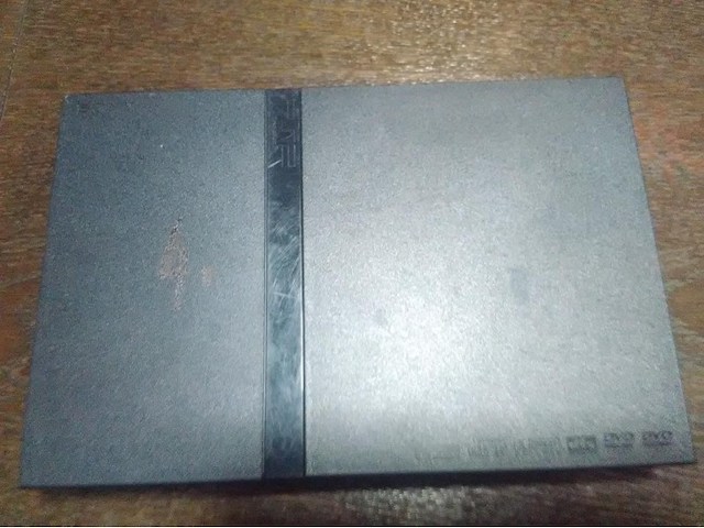 playstation 2 ispravna ko sa slika i u opisu predmeta