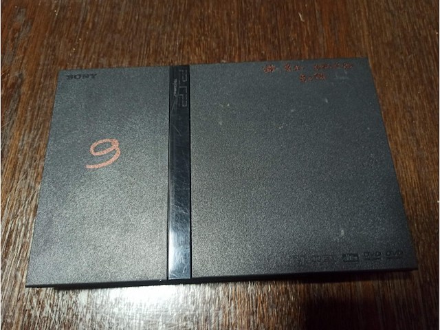 playstation 2 ispravna ko sa slika i u opisu predmeta