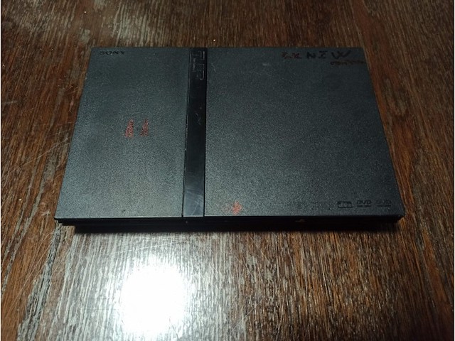 playstation 2 ispravna ko sa slika i u opisu predmeta