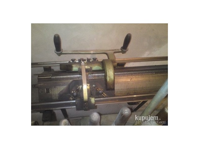Mašina za pletenje-štrikanje