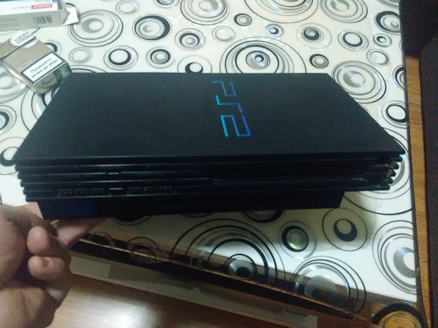 playstation 2 ne ne pali ko sa slika i u opisu predmeta