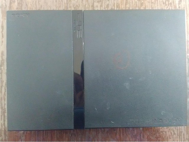 playstation 2 ispravna ko sa slika i u opisu predmeta