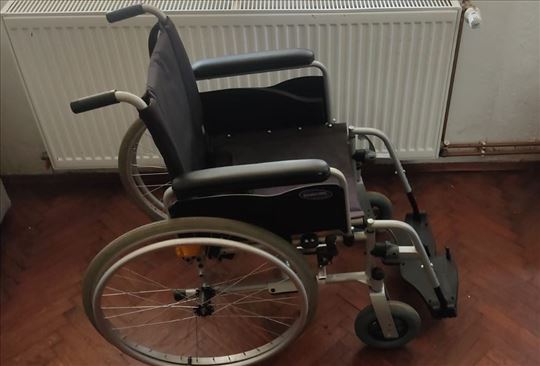 Invalidska kolica,hodalica i šetalica