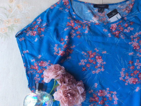 Primark iz Beca plava cvetna bluza
