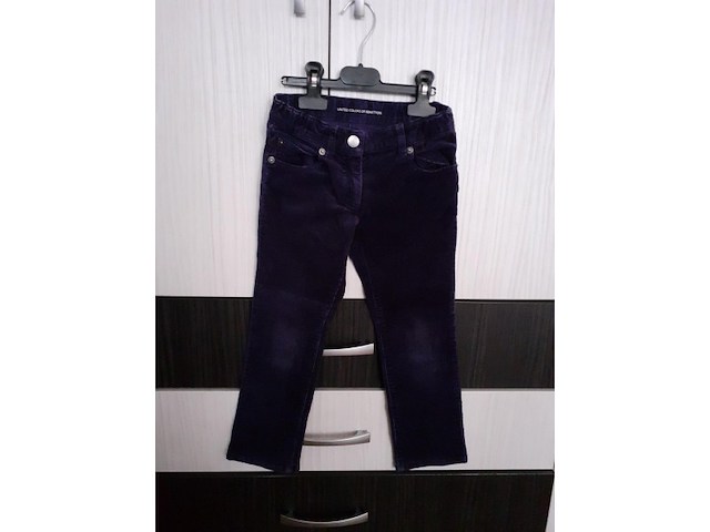 Pantalone benetton 4-5 godina.