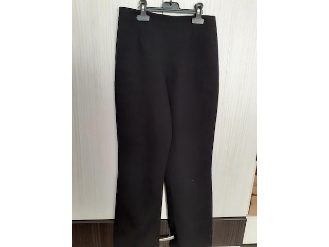 Pantalone velicina s/m.