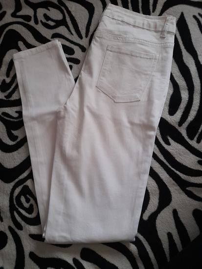 Bele pantalone nove