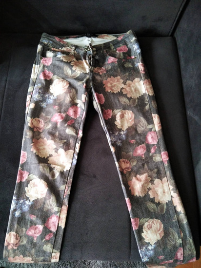 Cvetne pantalone