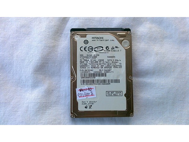 Hitachi 250GB Perfekt 100/100% 2.5 inča