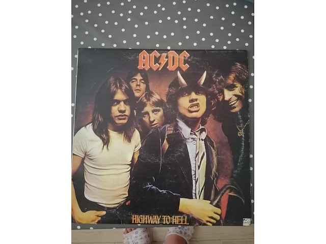 AC/DC – Highway To Hell Suzy