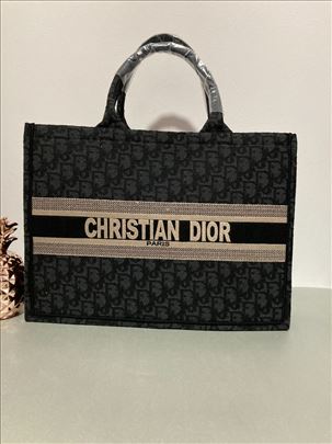 محايد شحذ عرق بشري  Dior torba -- Mali oglasi i prodavnice # Goglasi.com