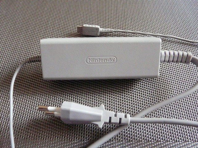 NINTENDO punjač WUP-011 (Eur) za Wii U GamePad