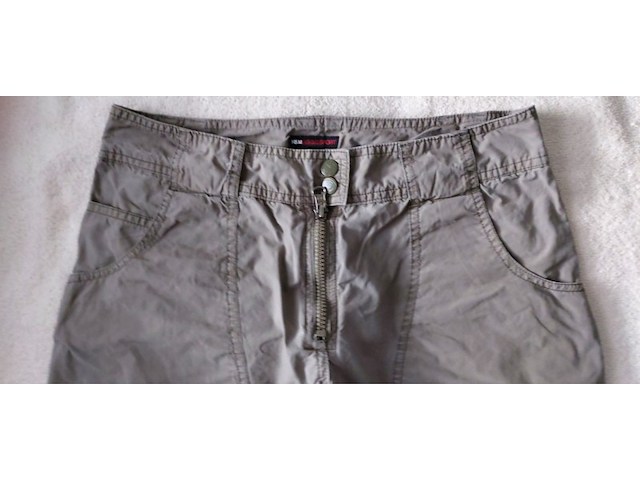 H&;;;M SPORT 3/4   pantalone  36 odlicne