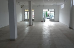 Poslovni Prostor za Duži Najam, Altina, Zemun, Beograd, €1.200