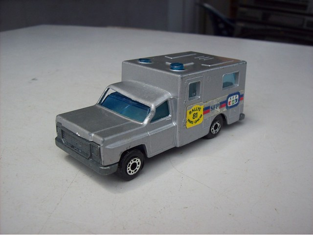 MATCHBOX SUPER Fast No 41 AMBULANCE  - 1977