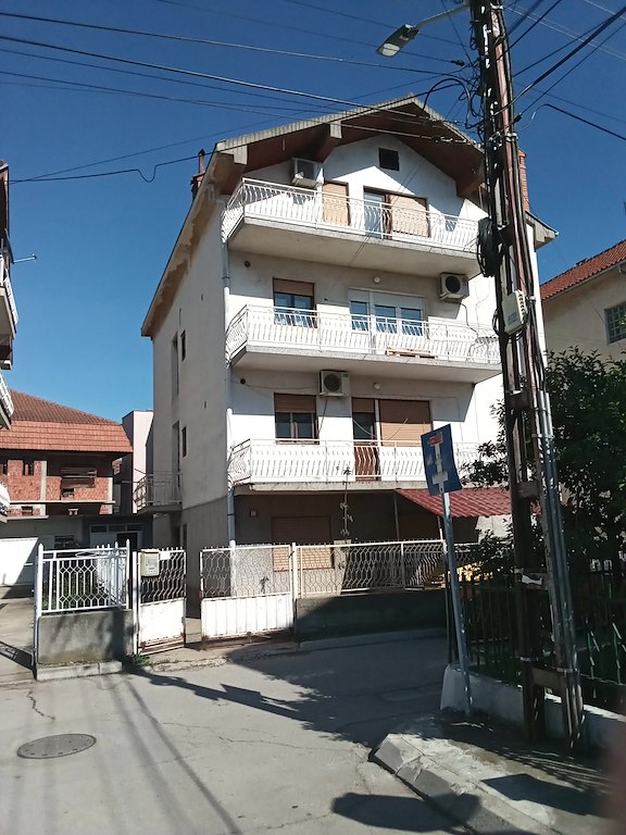 Izdaje se garsonjera
