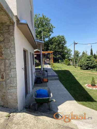 Samo kod nas u ponudi! Fantastična vikend kuća novije gradnje.