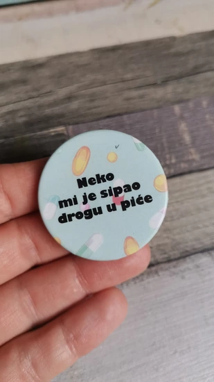 Neko mi je sipao drogu u piće bedz