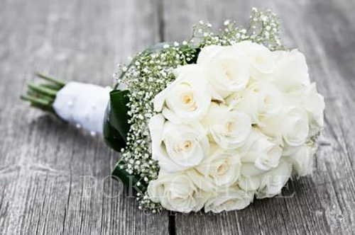 Bele ruže u gipsofili – Šifra 328