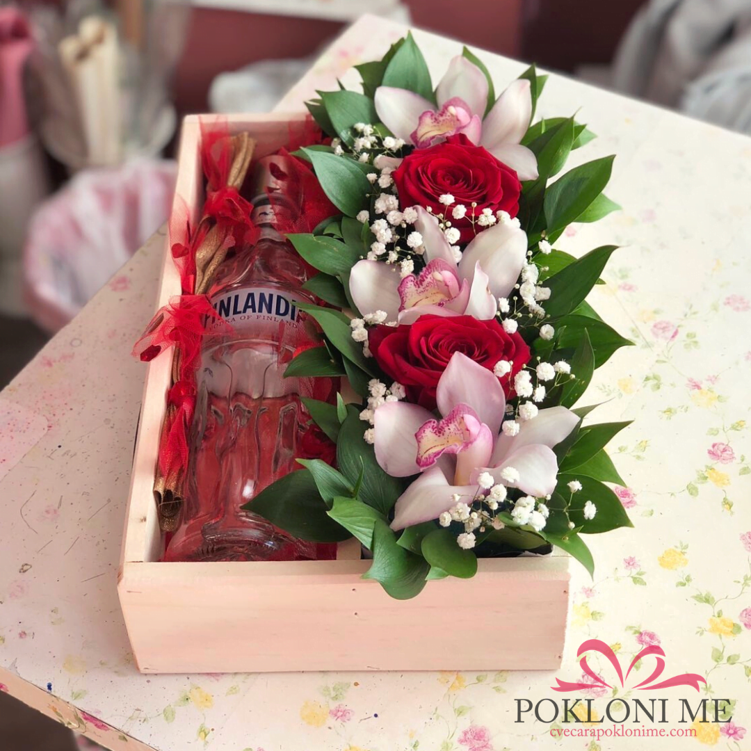 Finlandia vodka sa Ružama & Orhidejama u box kutiji + Poklon čestitka – Šifra 440