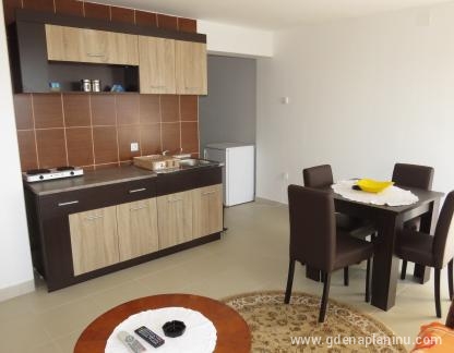 Smeštaj: Apartmani"Aleksandar"