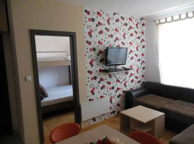 APARTMANI 40 I 41 „KRALJEVI ČARDACI“